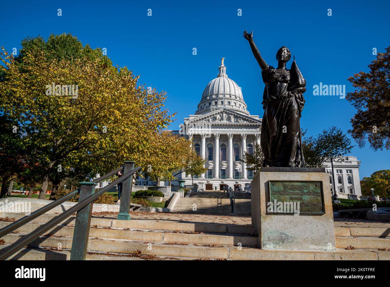 Wisconsin State Capitol, a Beaux-Arts building completed in 1917 ...
