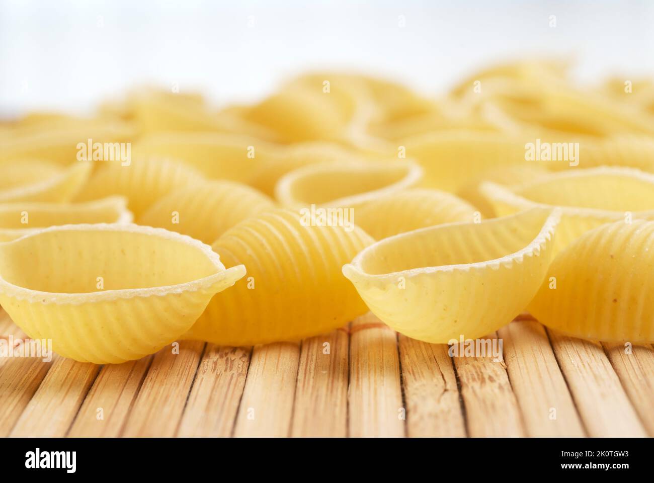 Eating shells hi-res stock photography and images - Alamy