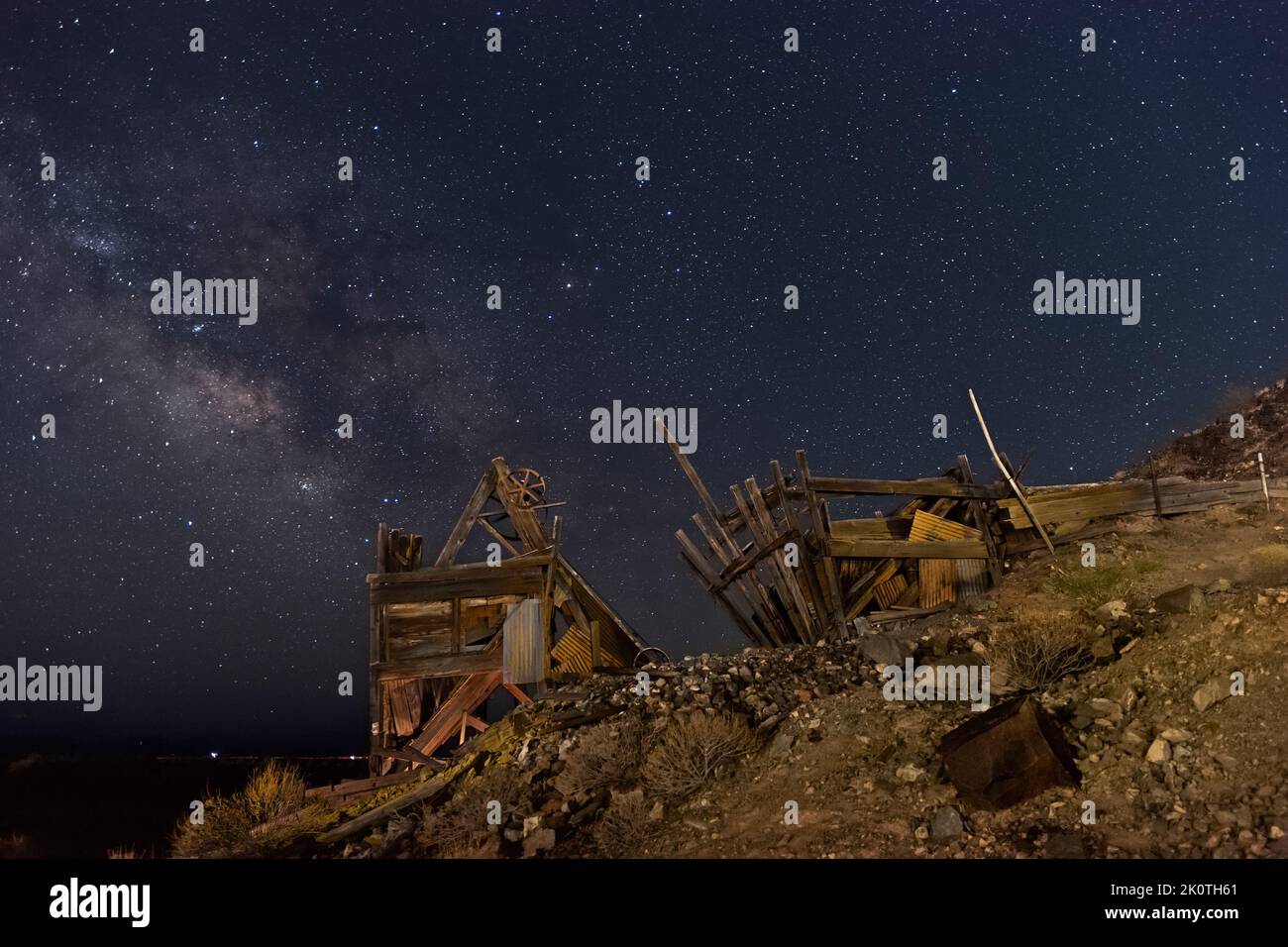 A milky way over abandoned mine in Quartzsite, Arizona Stock Photo - Alamy