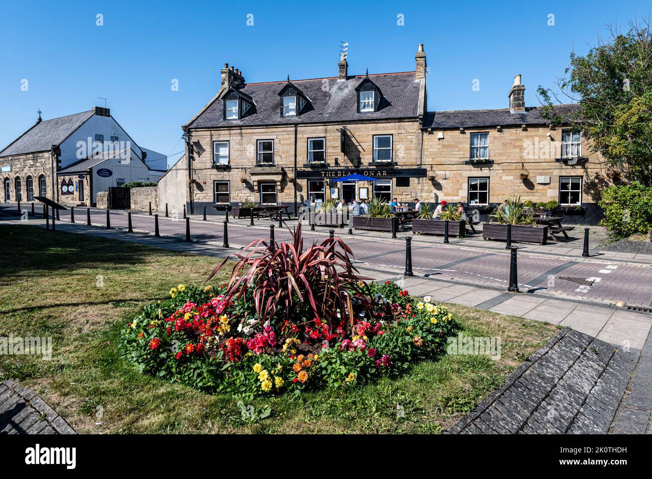 Village pathway hi-res stock photography and images - Alamy