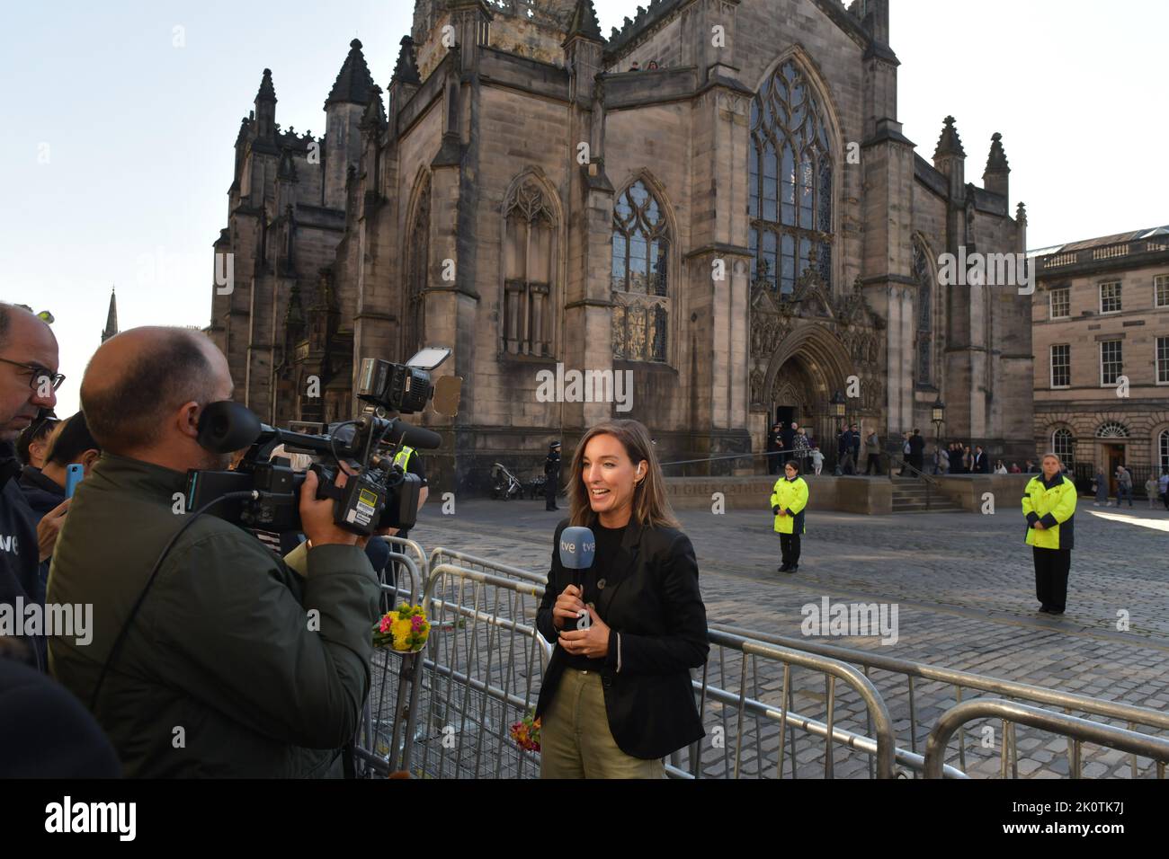 Edinburgh Scotland, UK 13 September 2022. Journalists report from ...