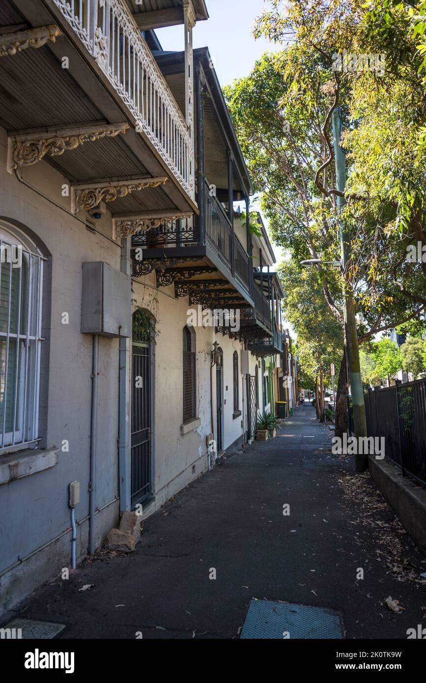 Forbes Street in the inner city suburb of Darlinghurst, Sydney ...