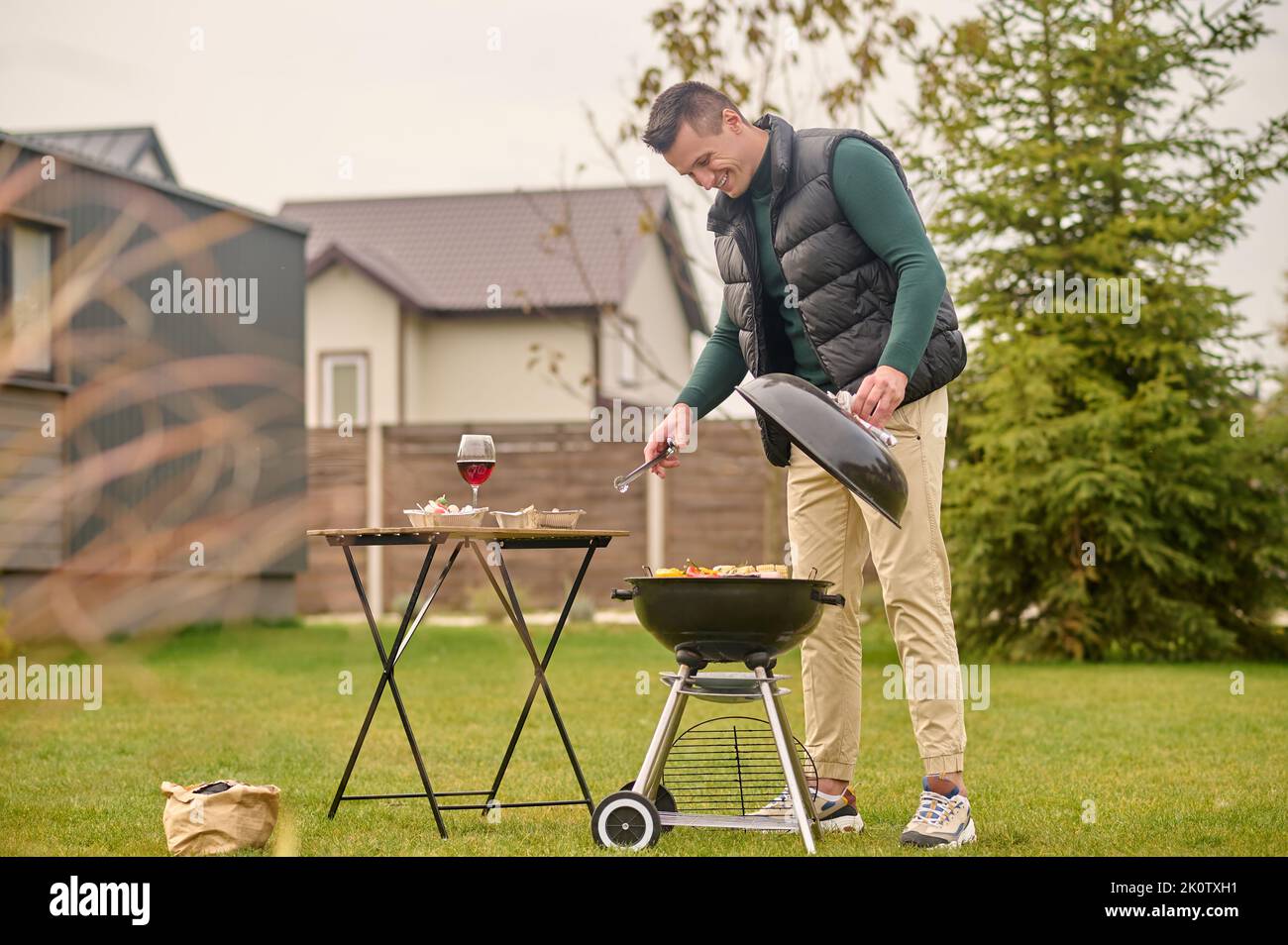 Cooking veggies hi-res stock photography and images - Alamy