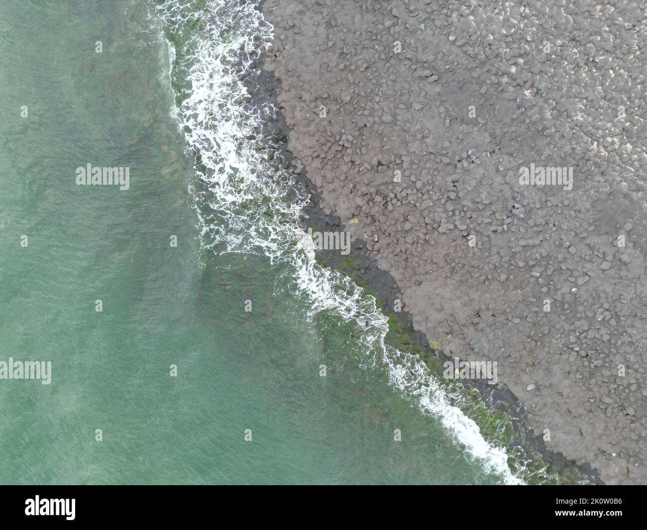 Clashing waves hi-res stock photography and images - Alamy