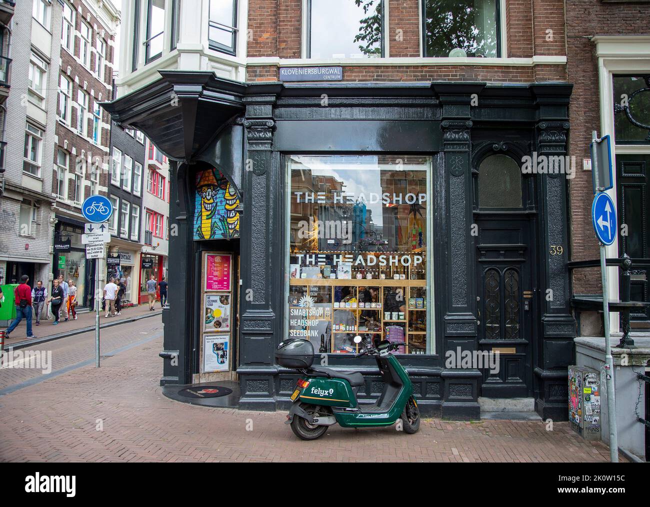 Head shop hi-res stock photography and images - Alamy