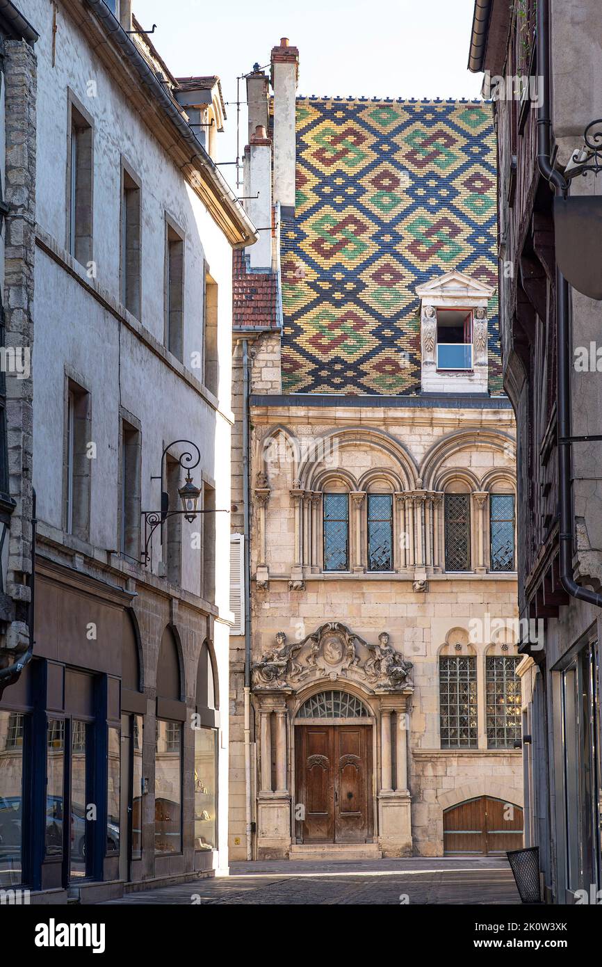 Coloured tile hi-res stock photography and images - Alamy