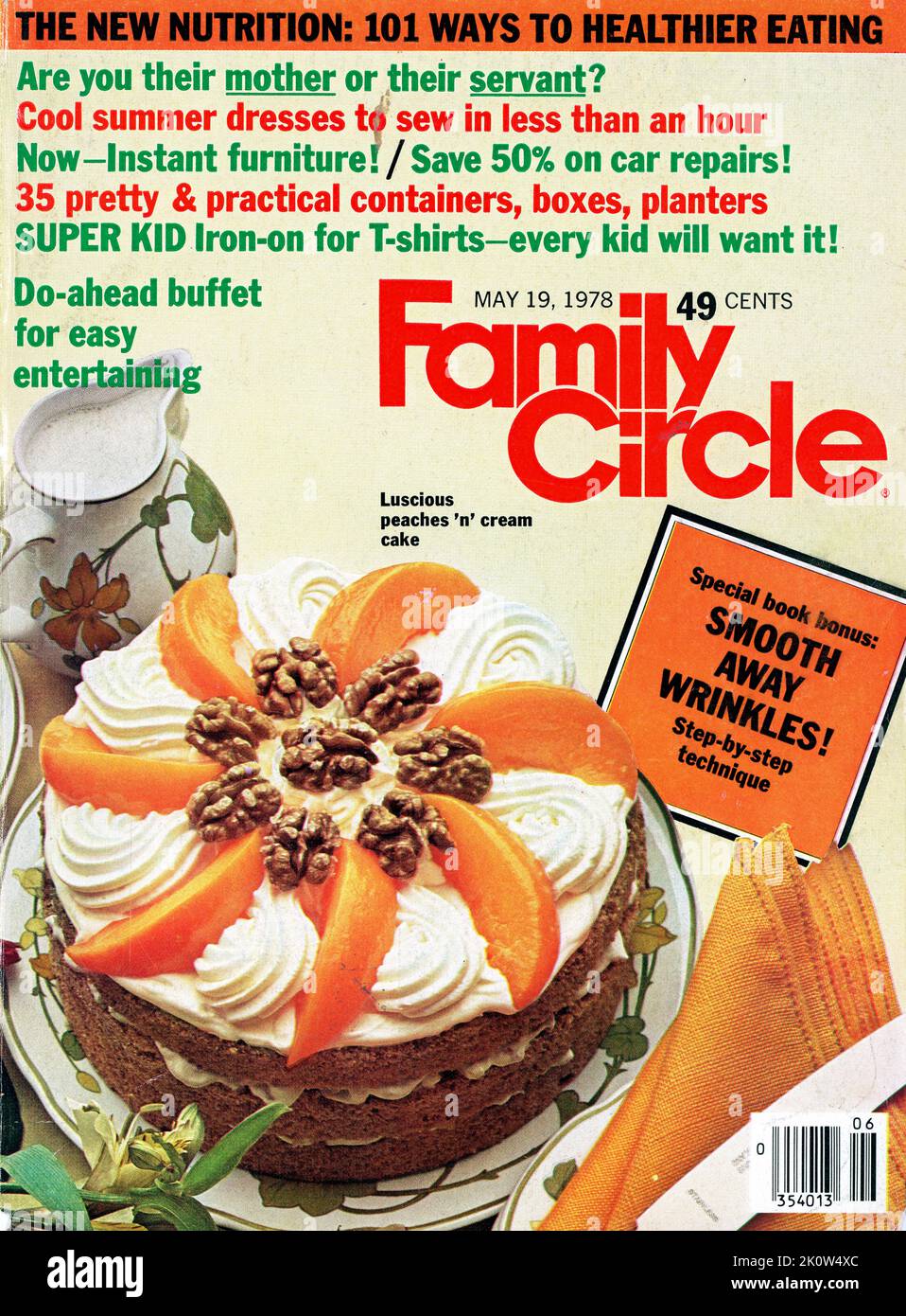 1970s family eating hi-res stock photography and images - Alamy