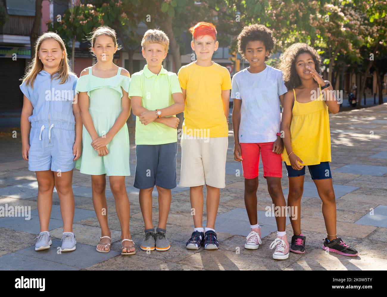 Tween group hi-res stock photography and images - Alamy
