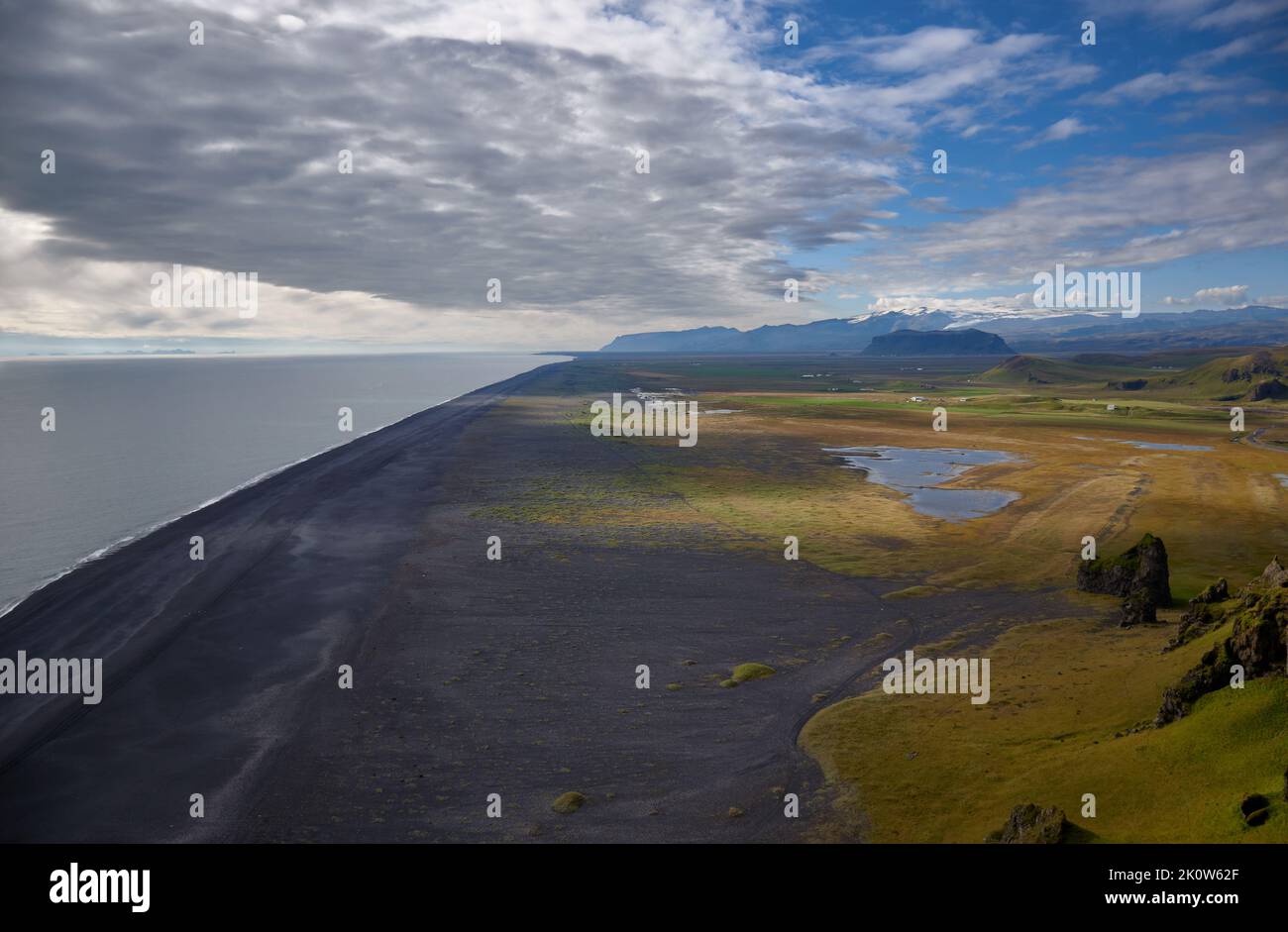 Reynisfjara viewpoint hi-res stock photography and images - Alamy
