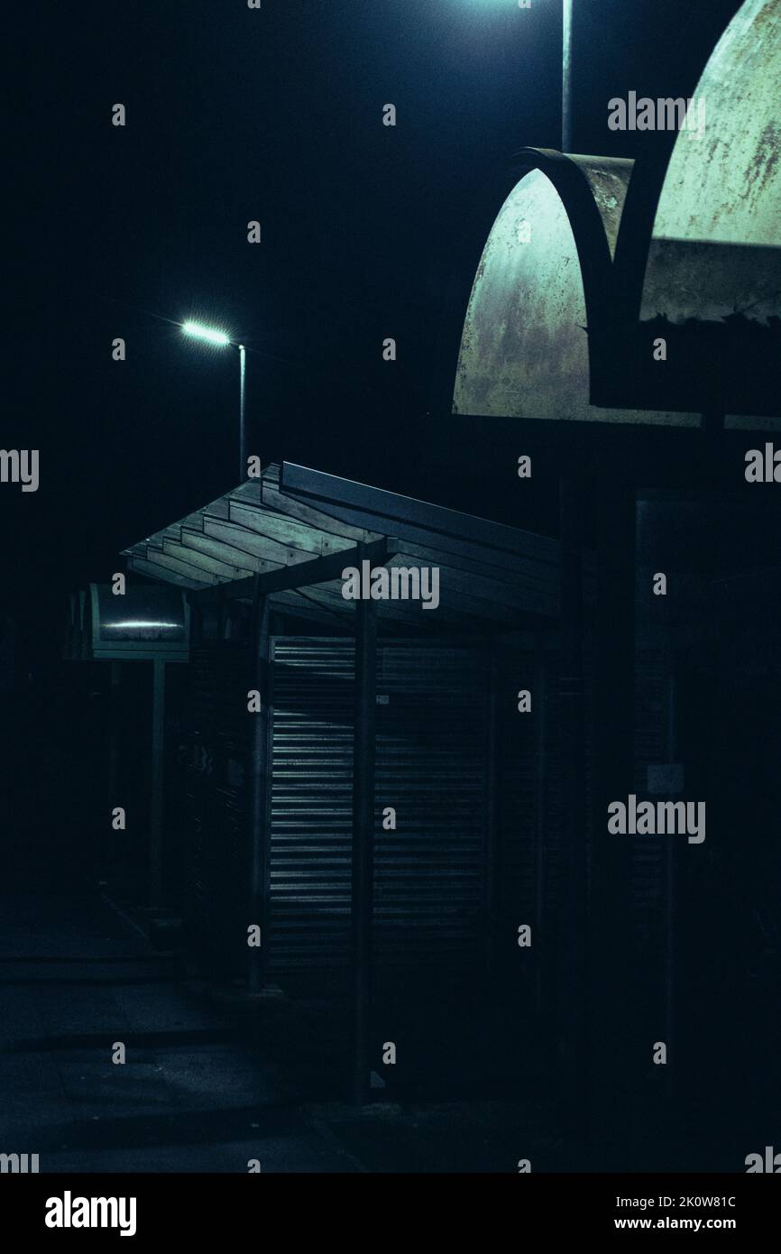 Bus stop shelter night empty hi-res stock photography and images - Alamy