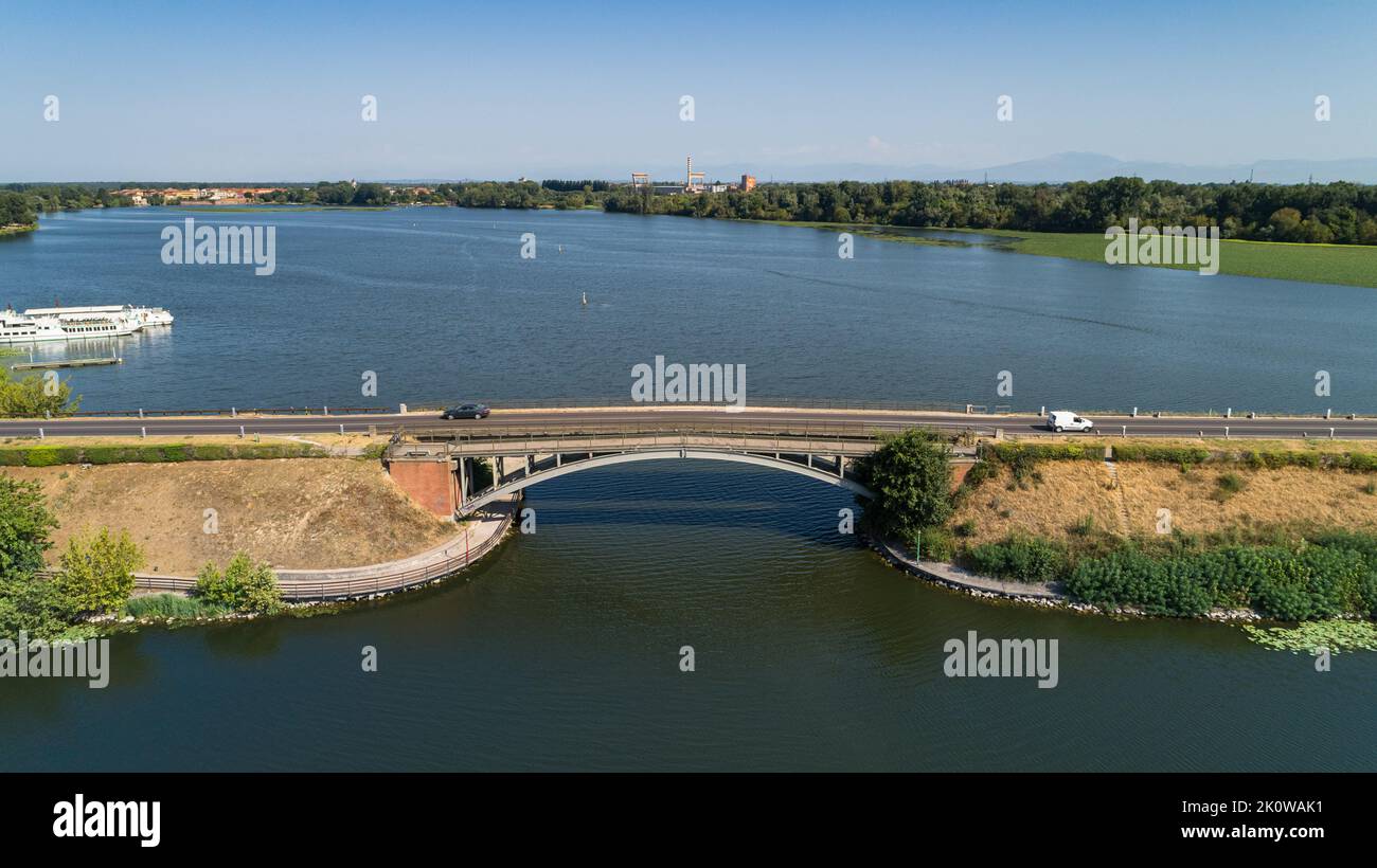 Laghi vista aerea hi-res stock photography and images - Alamy