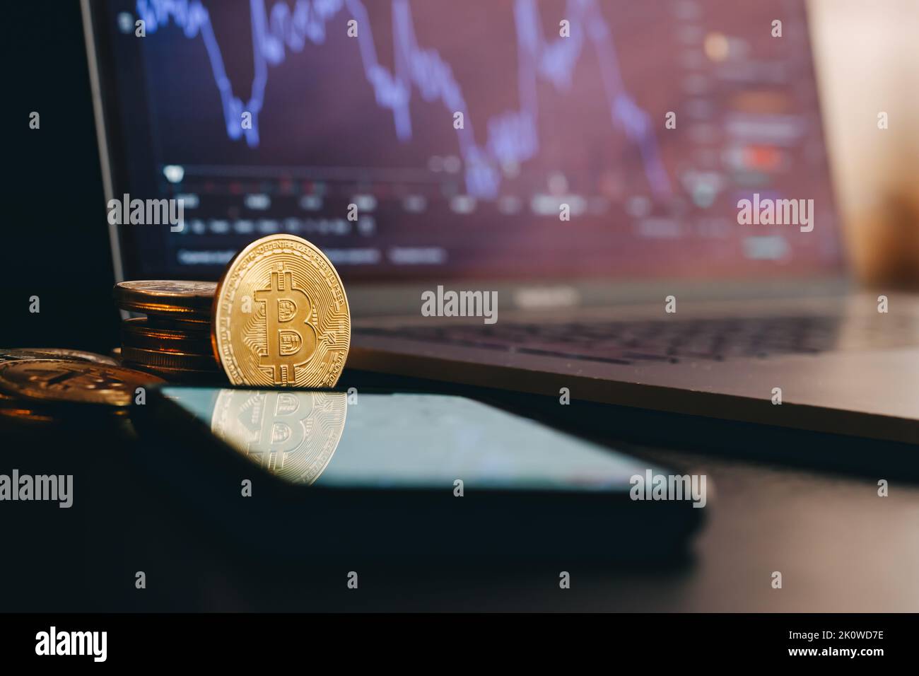 Electronic gadgets pile hi-res stock photography and images - Alamy