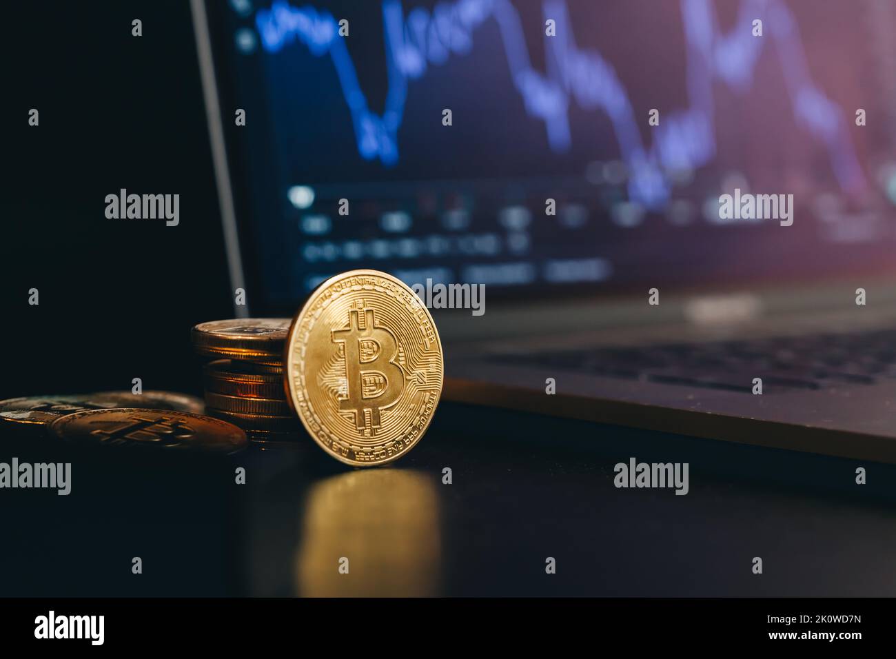 Electronic gadgets pile hi-res stock photography and images - Alamy