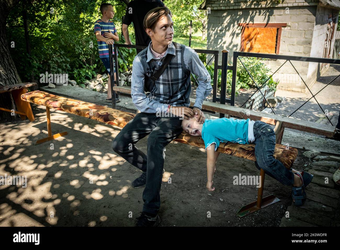 Poor kids playing usa hi-res stock photography and images - Alamy