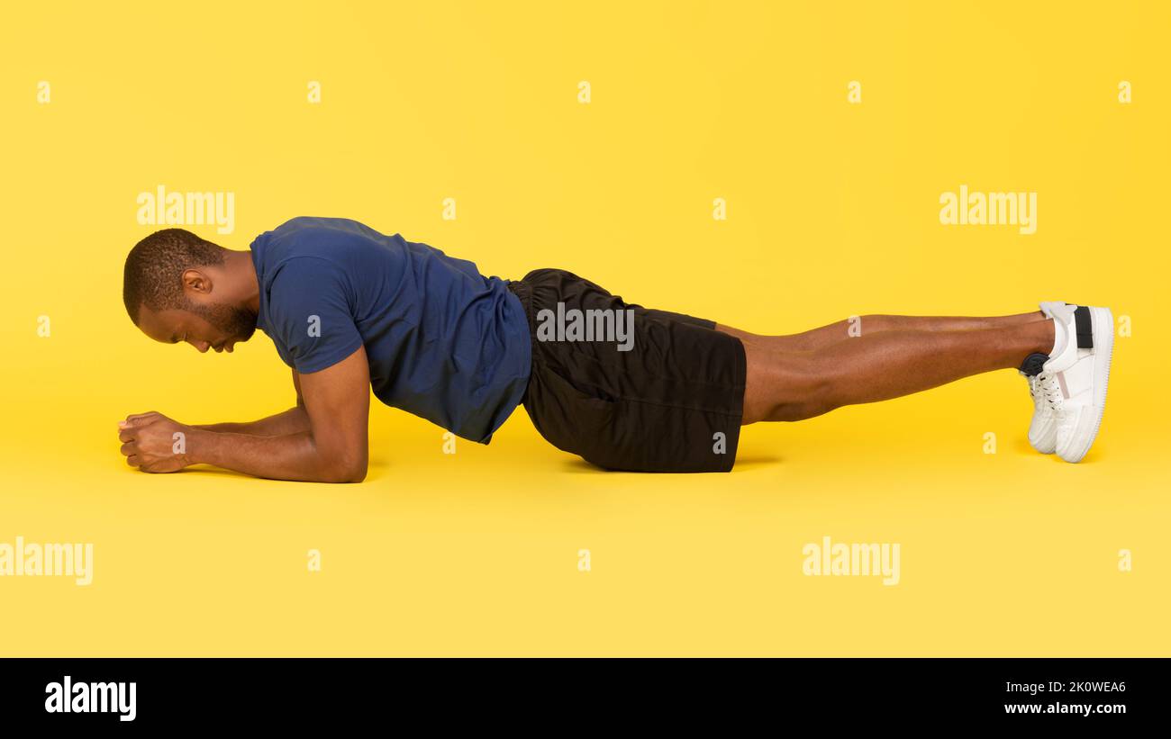 Side plank man exercise hi-res stock photography and images - Alamy