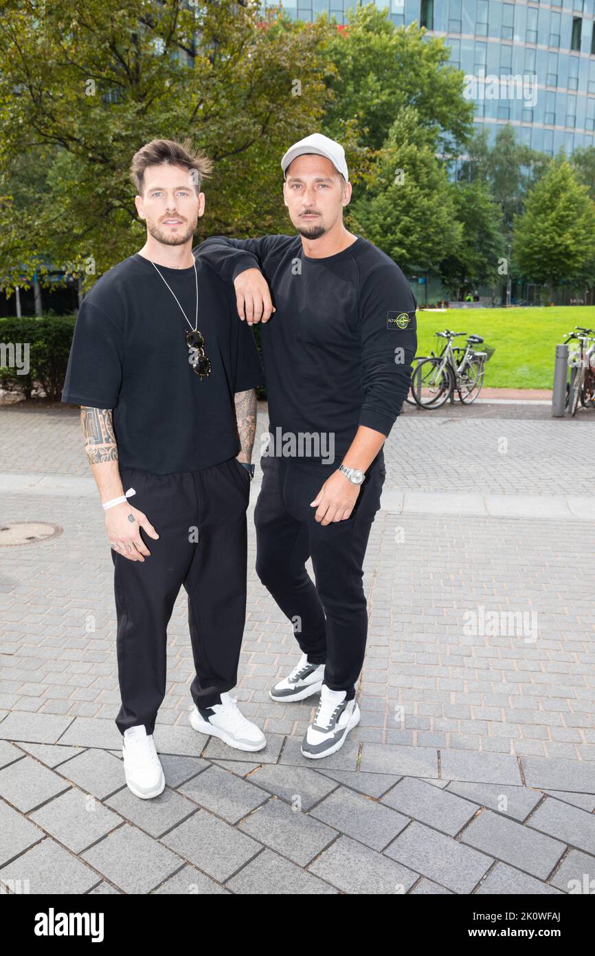 Angelo Carlucci und Sandy Fähse beim Mates Date Influencer Event auf ...