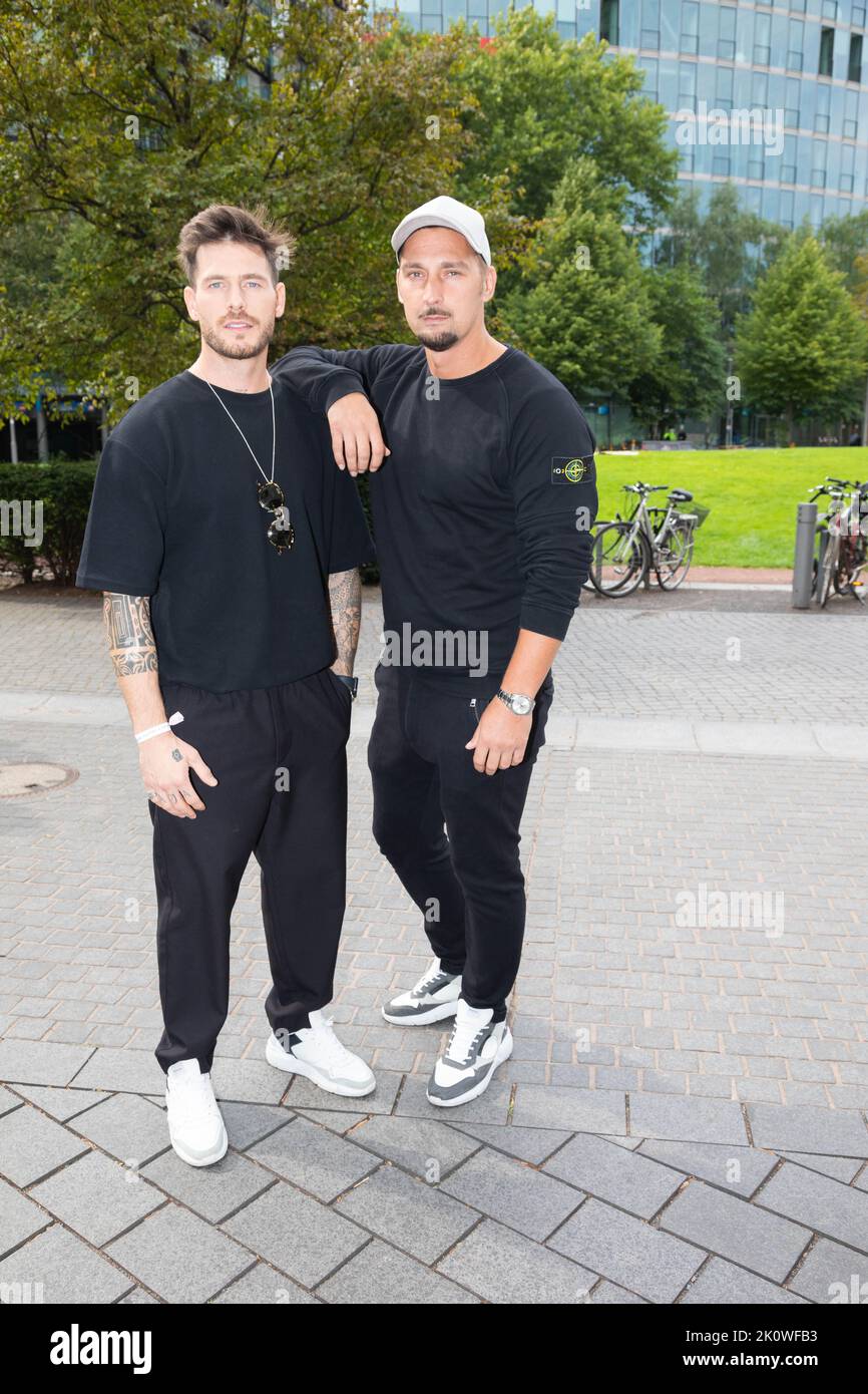 Angelo Carlucci und Sandy Fähse beim Mates Date Influencer Event auf ...