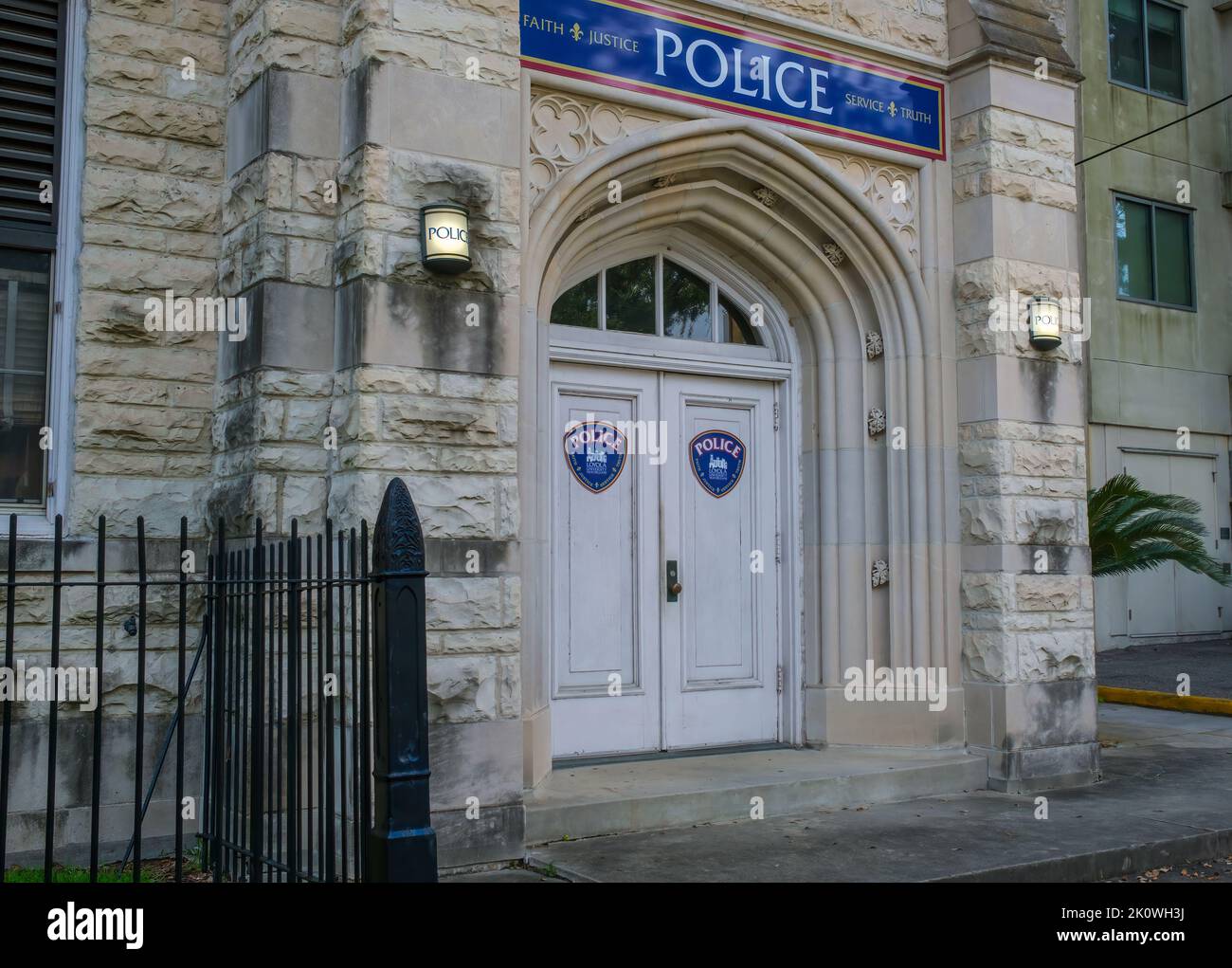 NEW ORLEANS, LA, USA - SEPTEMBER 7, 2022: Entrance to Loyola University ...