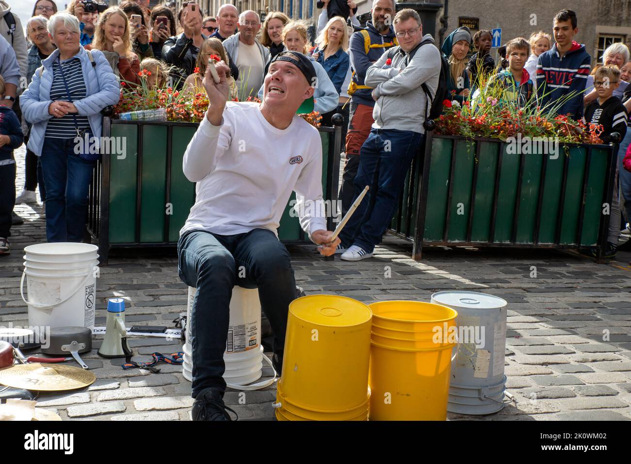 The Bucket Boy Matthew Pretty performs on the Royal Mile. Edinburgh ...