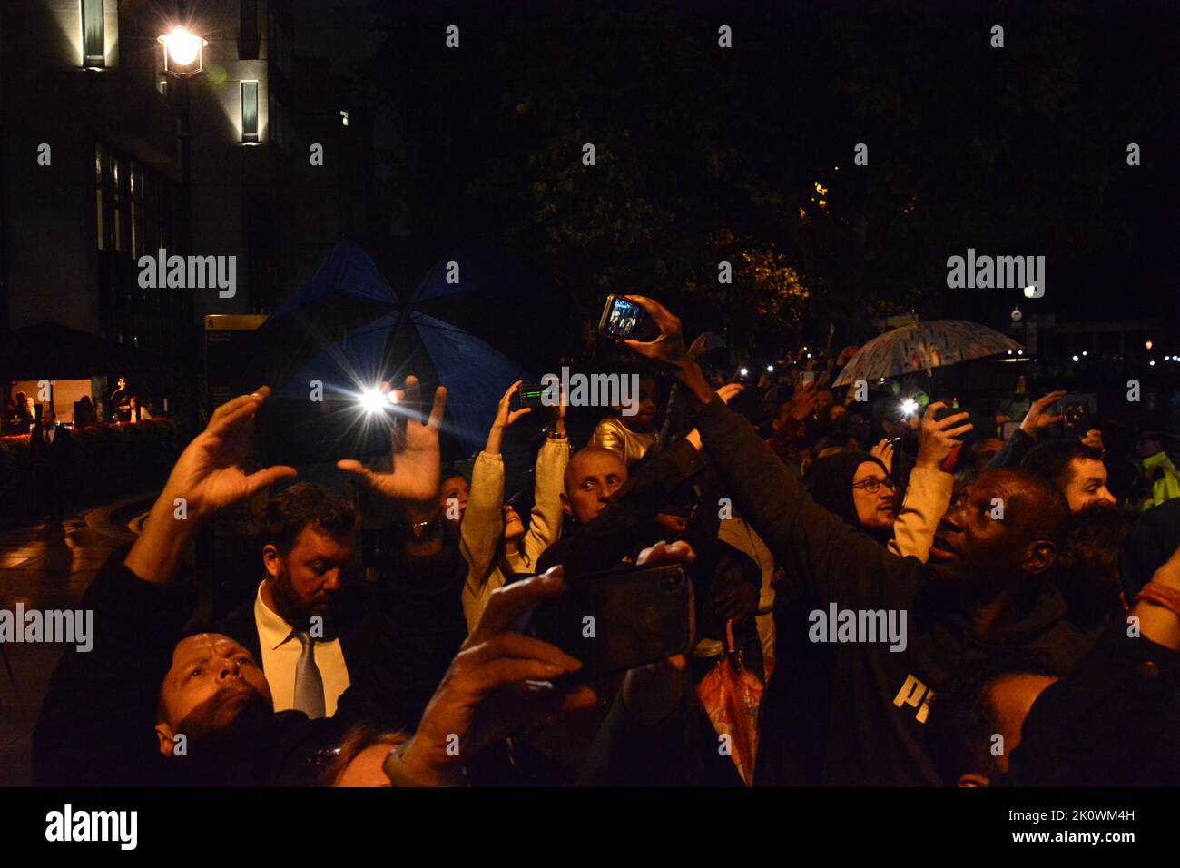 The night Queen Elizabeth II returned to London after passing away in ...