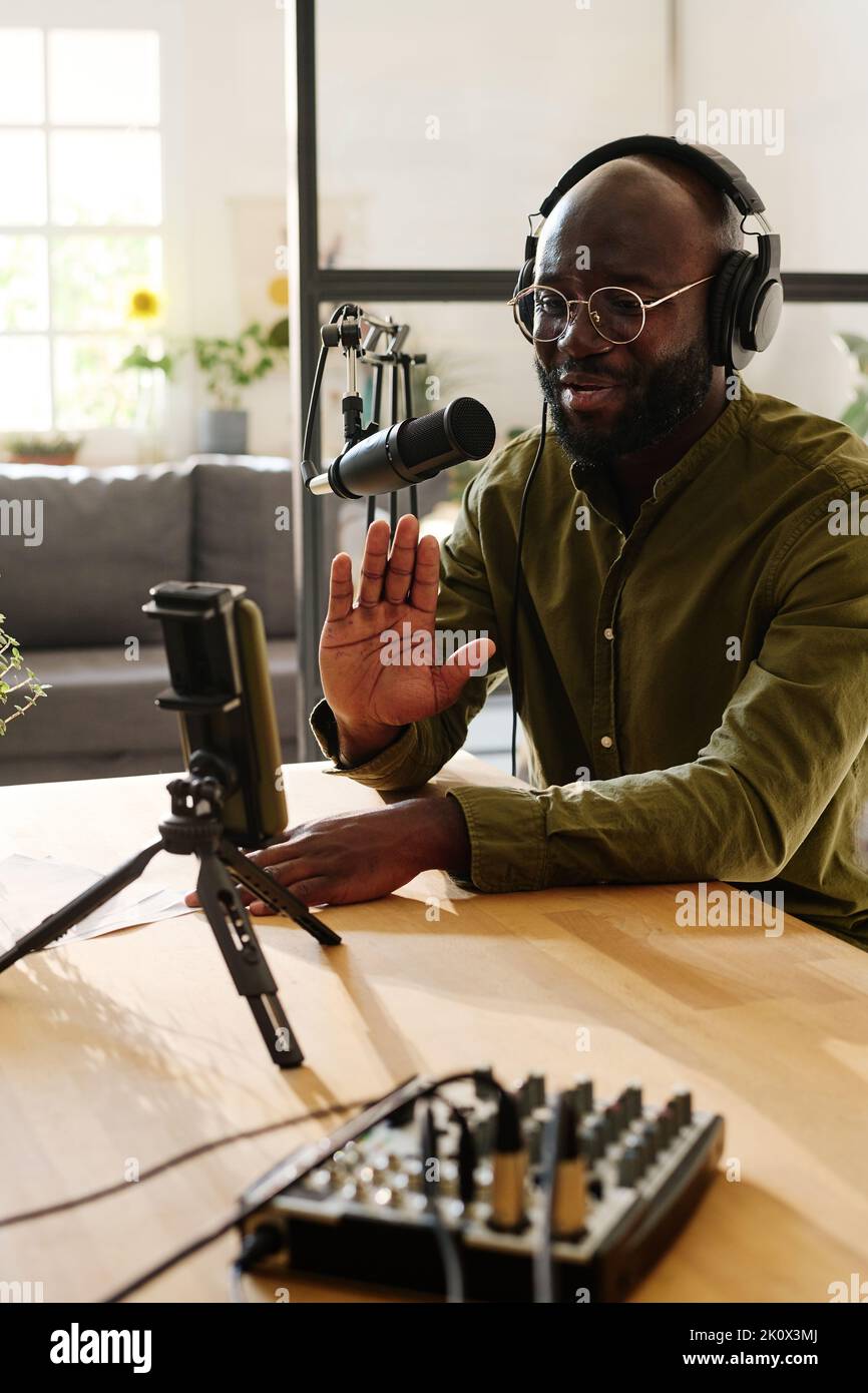 Internet radio host greeting hi-res stock photography and images - Alamy