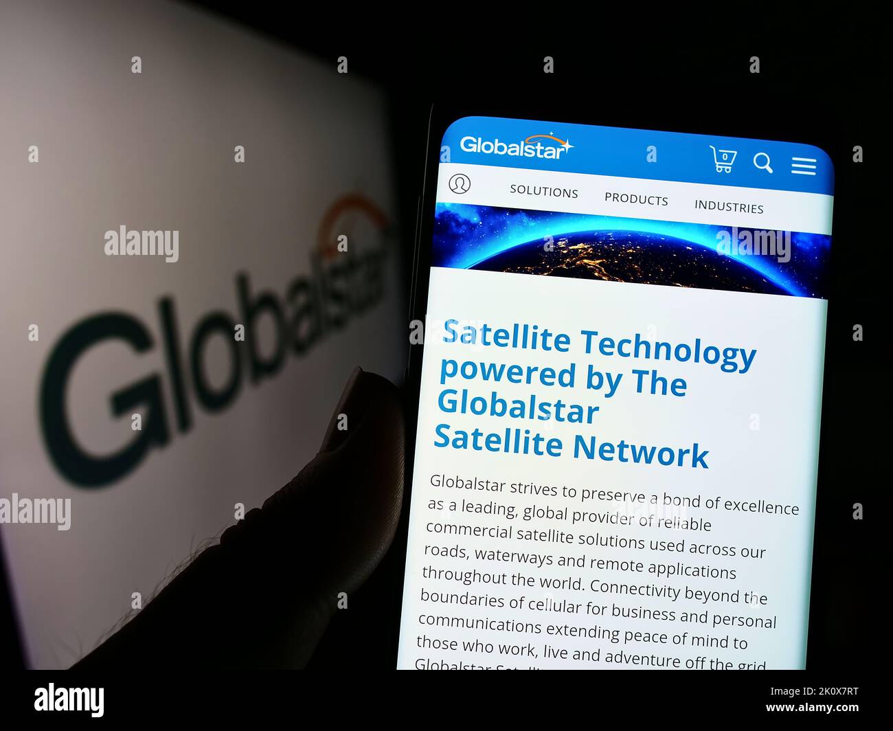 Satellite phone globalstar hi-res stock photography and images - Alamy
