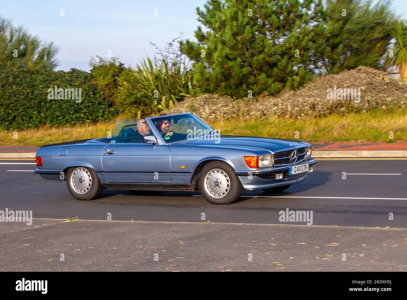 1986 80s eighties Blue Mercedes Benz SL 4973cc 4 speed automatic; at ...