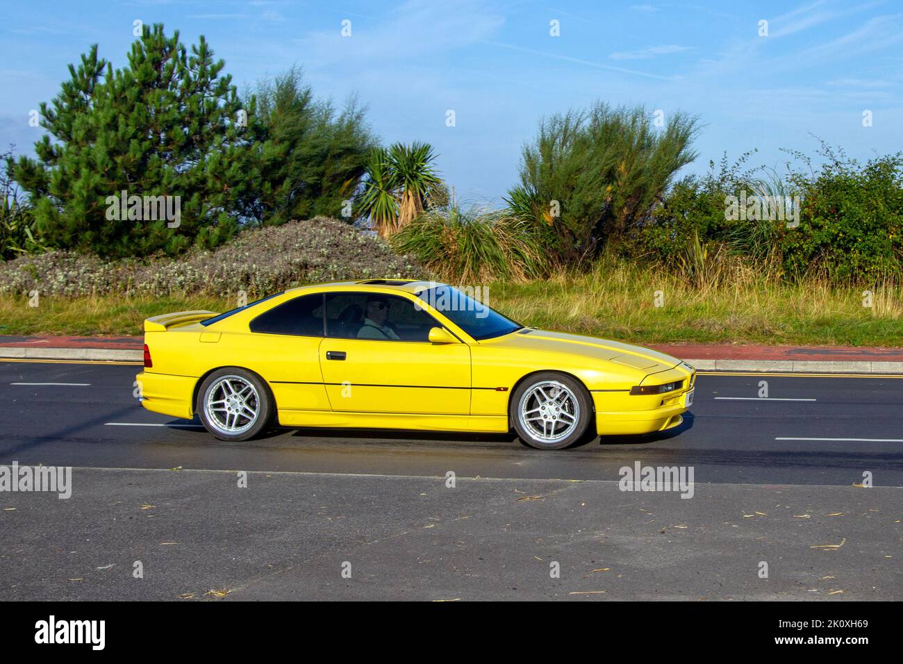 Car design 1990s hi-res stock photography and images - Alamy