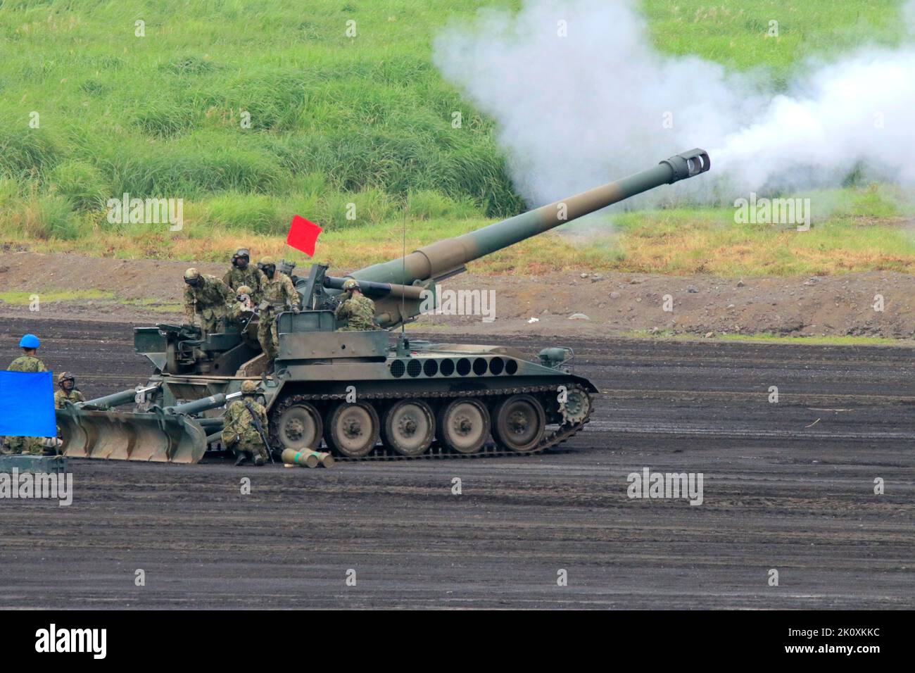 203mm Self Propelled Howitzer of Japan Ground Self-Defense Force Stock Photo - Alamy