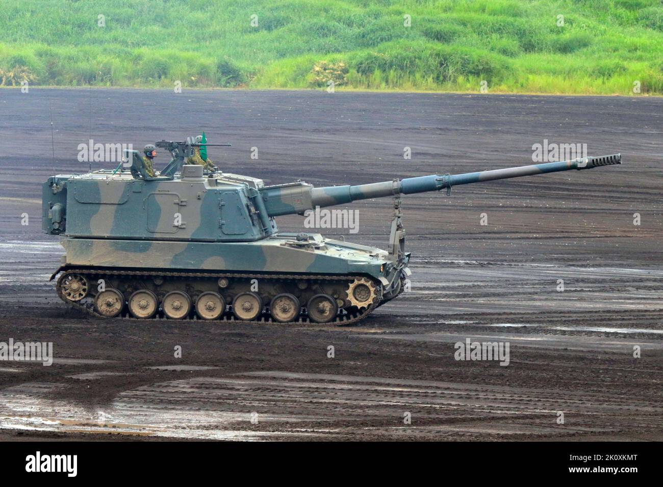 The Type 99 155 mm self-propelled howitzer of JGSDF Stock Photo - Alamy