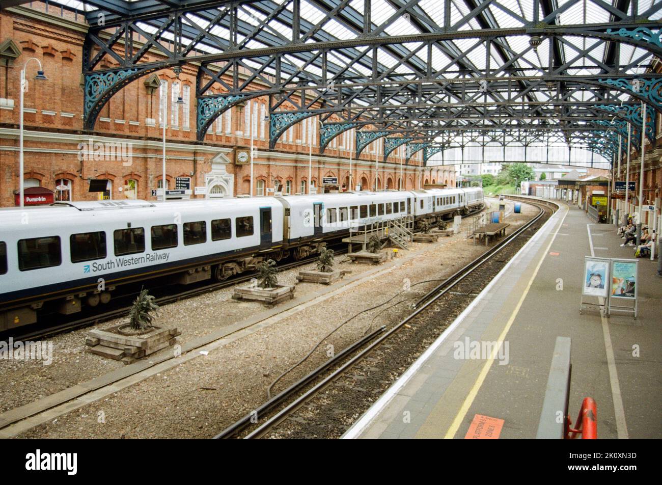 Bournemouth station hi-res stock photography and images - Alamy