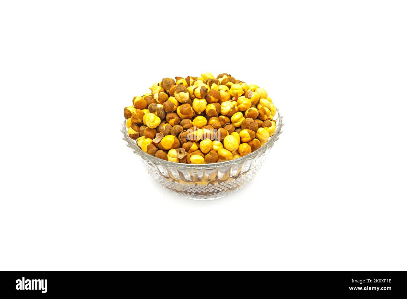 Healthy roasted gram isolated on white background Stock Photo - Alamy