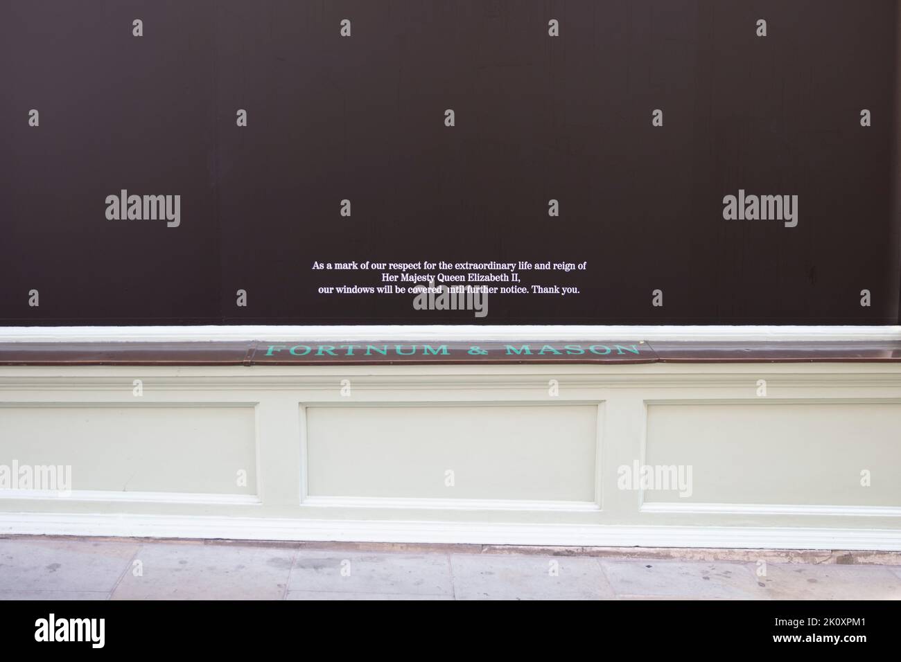 LONDON, UK - September 2022: Fortnum and Mason shop pay tribute to ...
