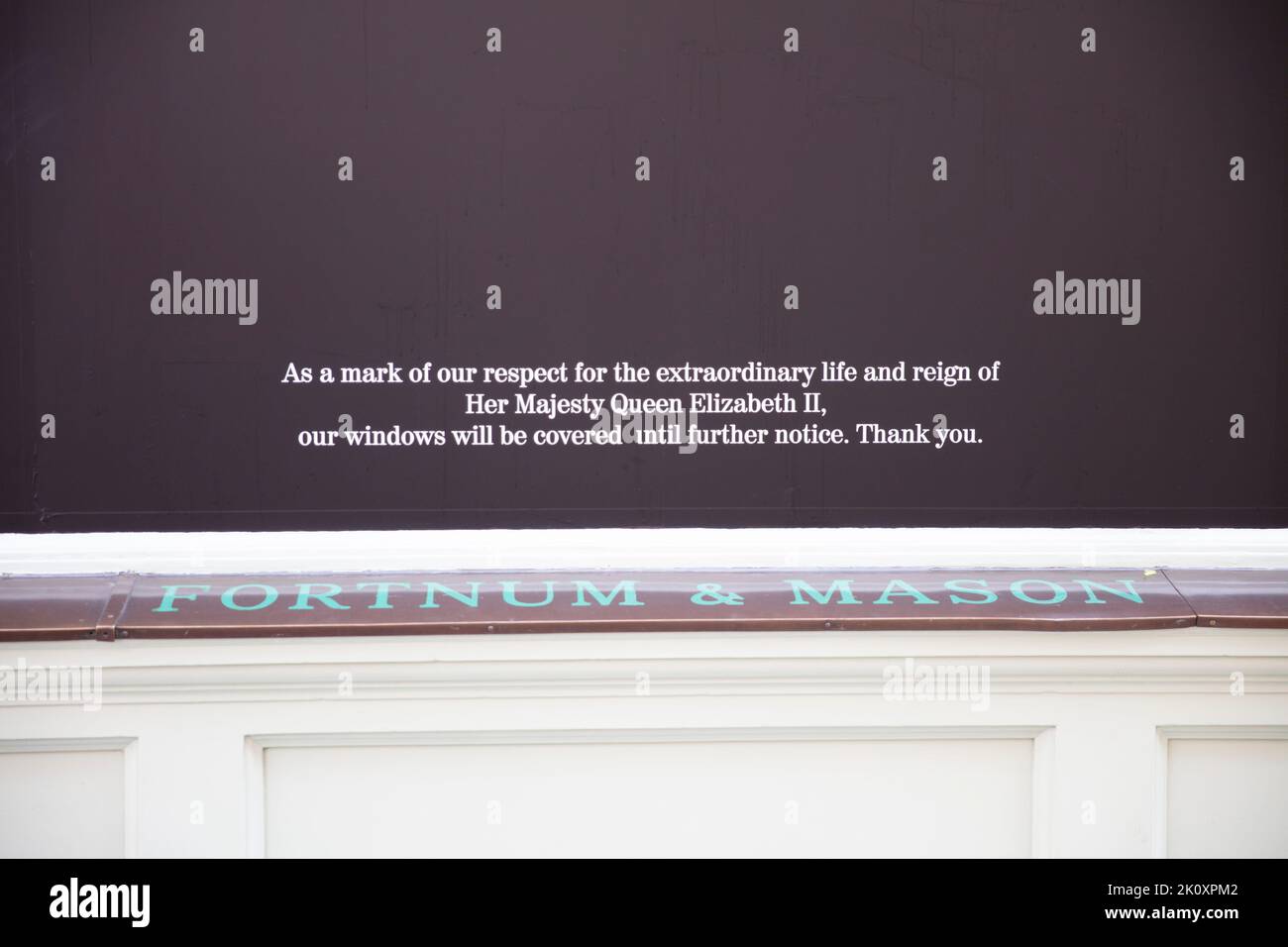 LONDON, UK - September 2022: Fortnum and Mason shop pay tribute to ...