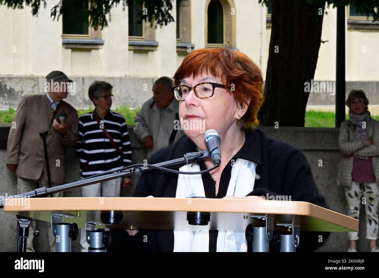 Nora Goldenbogen. Nach mehr als acht Jahrzehnten ziert wieder ein ...