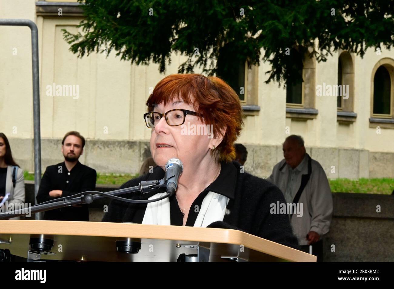Nora Goldenbogen. Nach mehr als acht Jahrzehnten ziert wieder ein ...