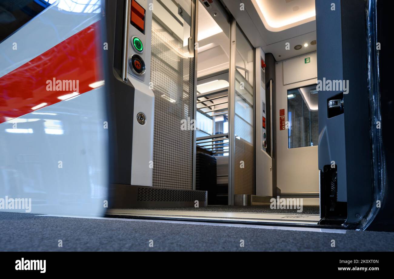 New talgo train hi-res stock photography and images - Alamy