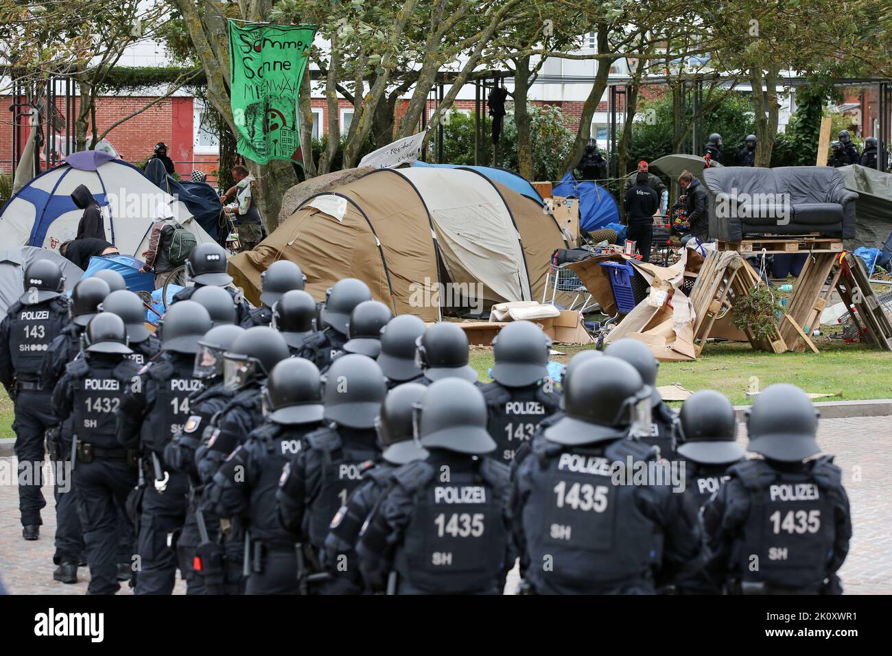 Punk protest hi-res stock photography and images - Alamy