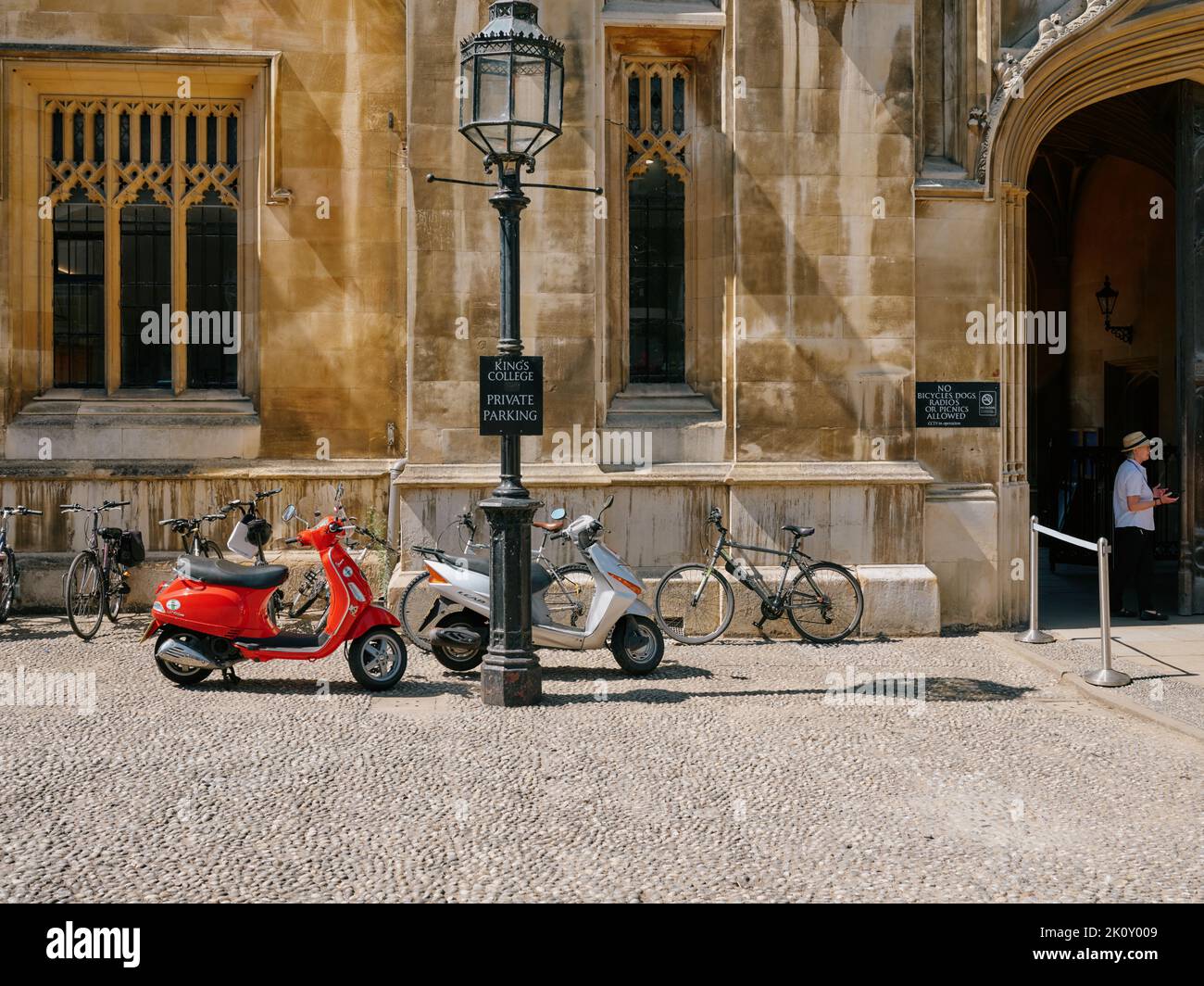 The gated entrance to King's College on King's Parade in Cambridge ...