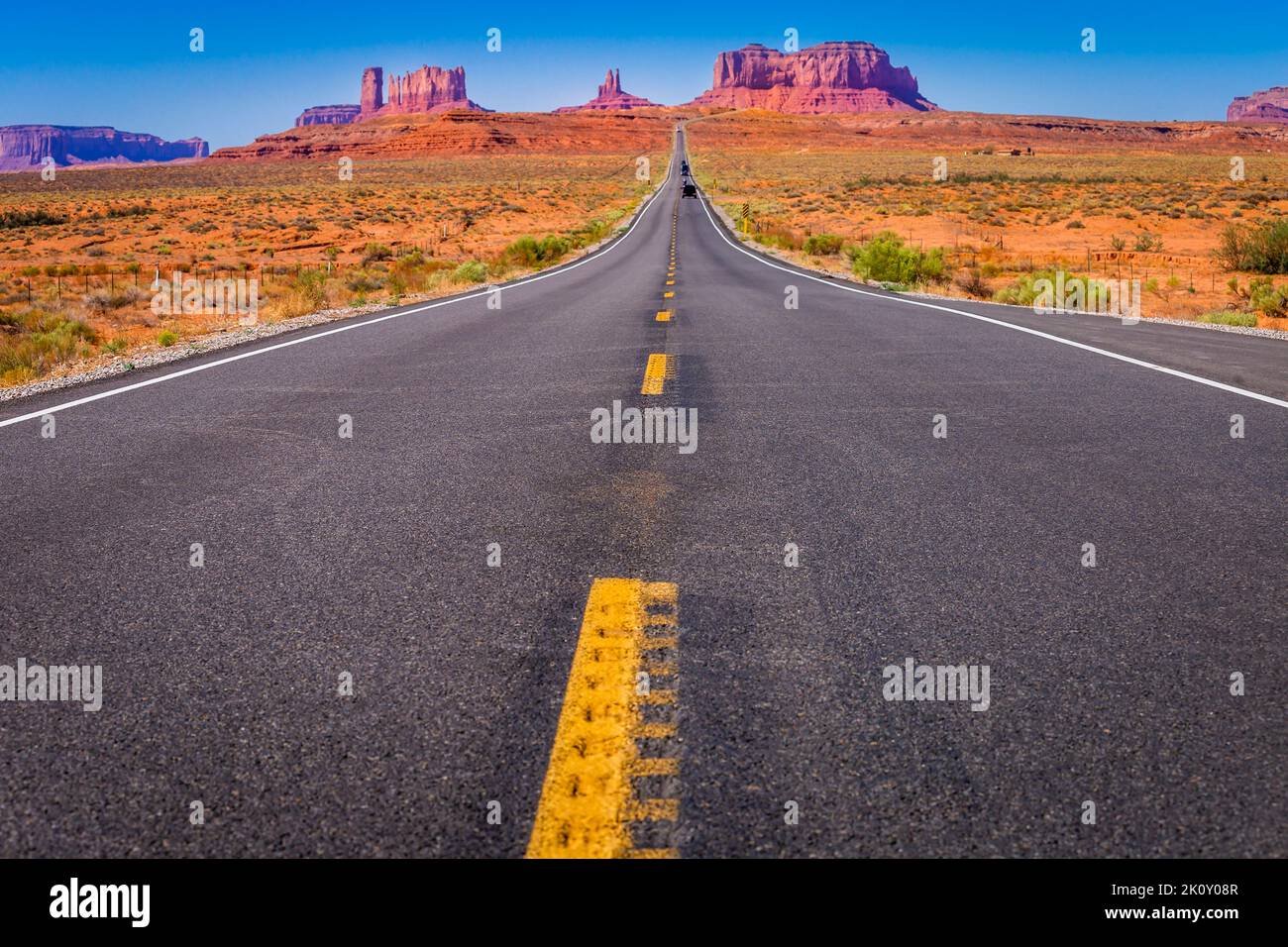 Highway 163 monument valley road hi-res stock photography and images ...