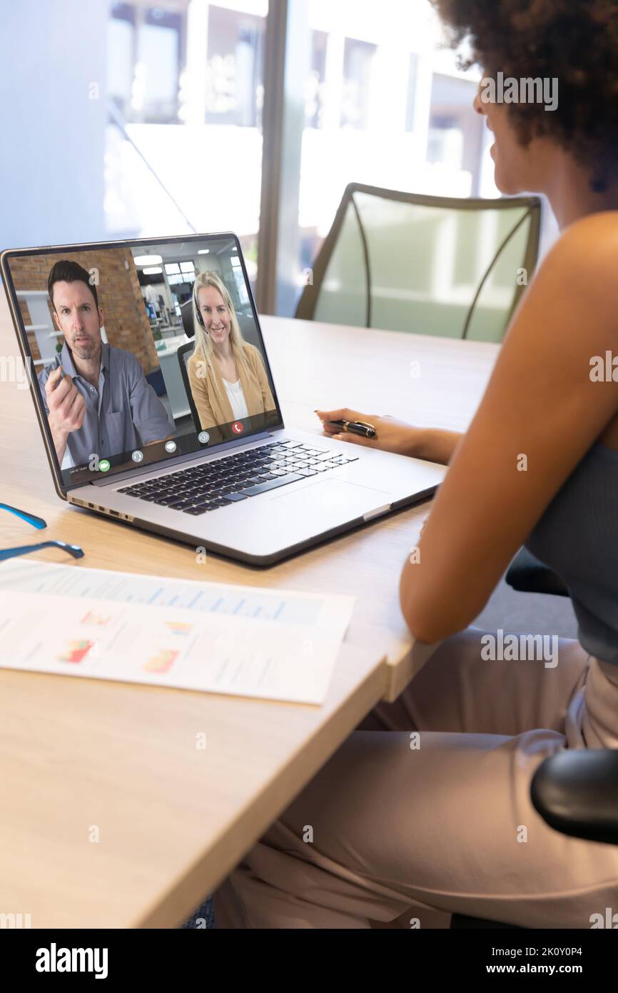 Vertical video diverse group male hi-res stock photography and images - Alamy