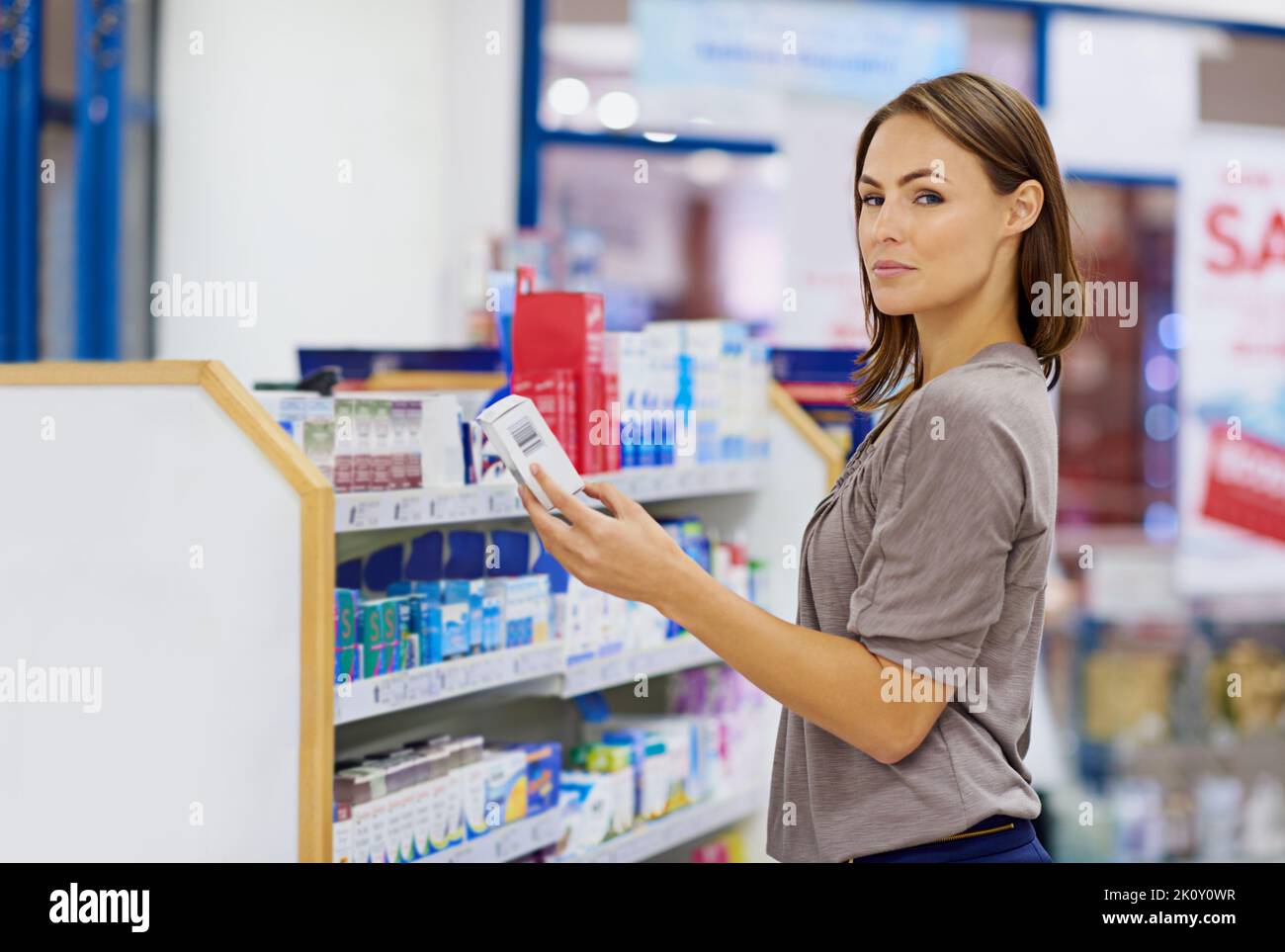 Shopper pharmacy hi-res stock photography and images - Alamy