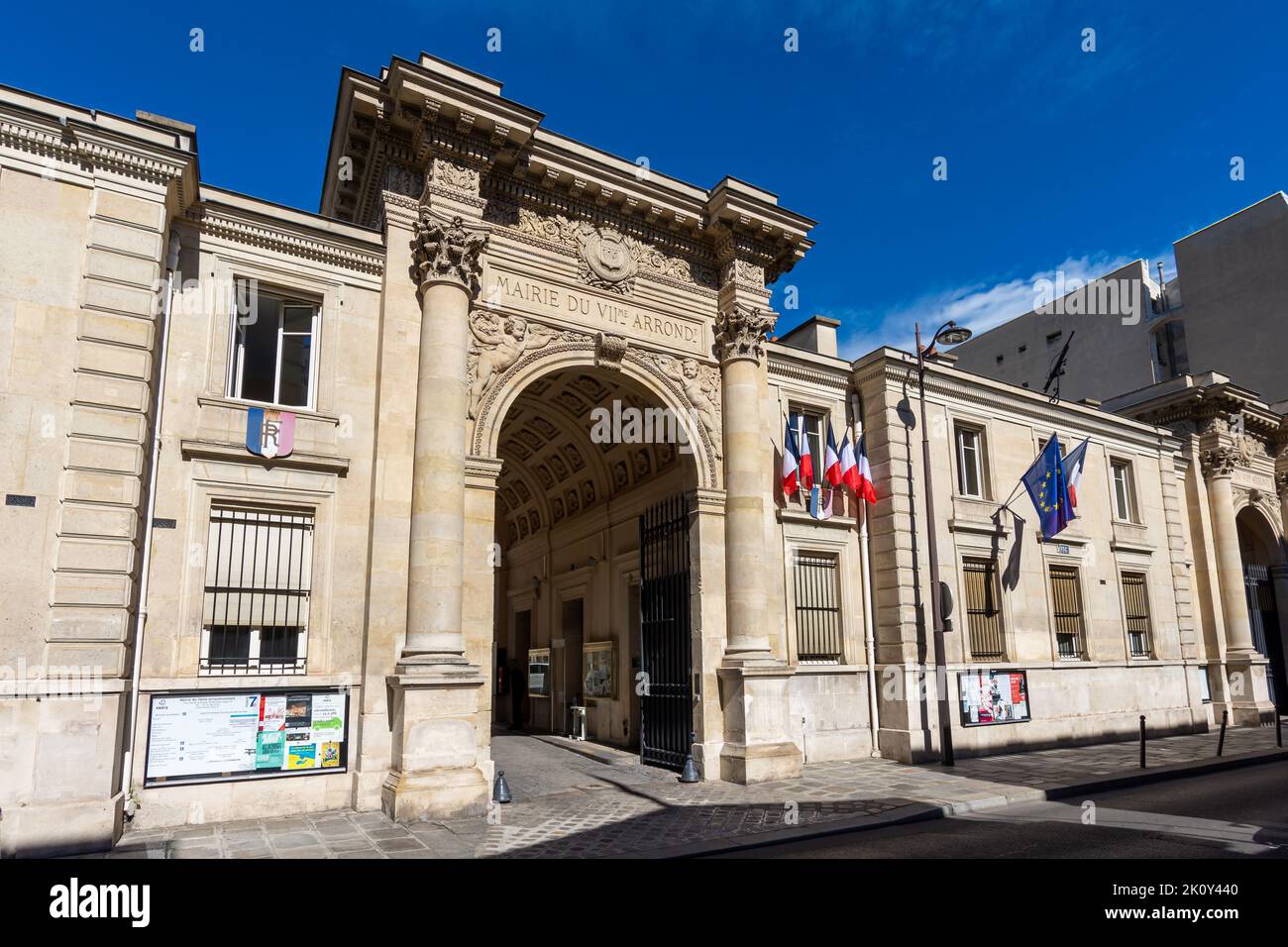Exterior view of the facade of the town hall of the 7th arrondissement ...