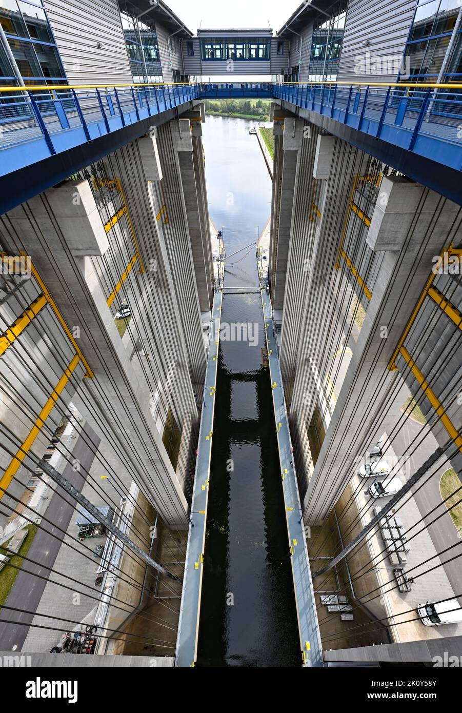 14 September 2022, Brandenburg, Niederfinow: The trough with the water ...