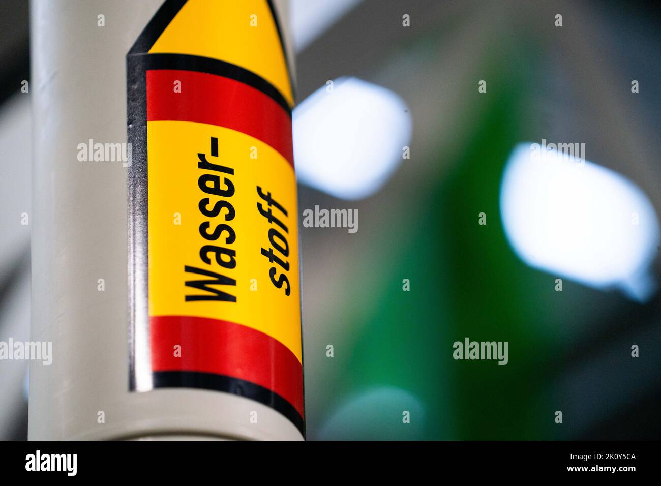 Wunsiedel, Germany. 14th Sep, 2022. A sticker reading "Hydrogen" is ...