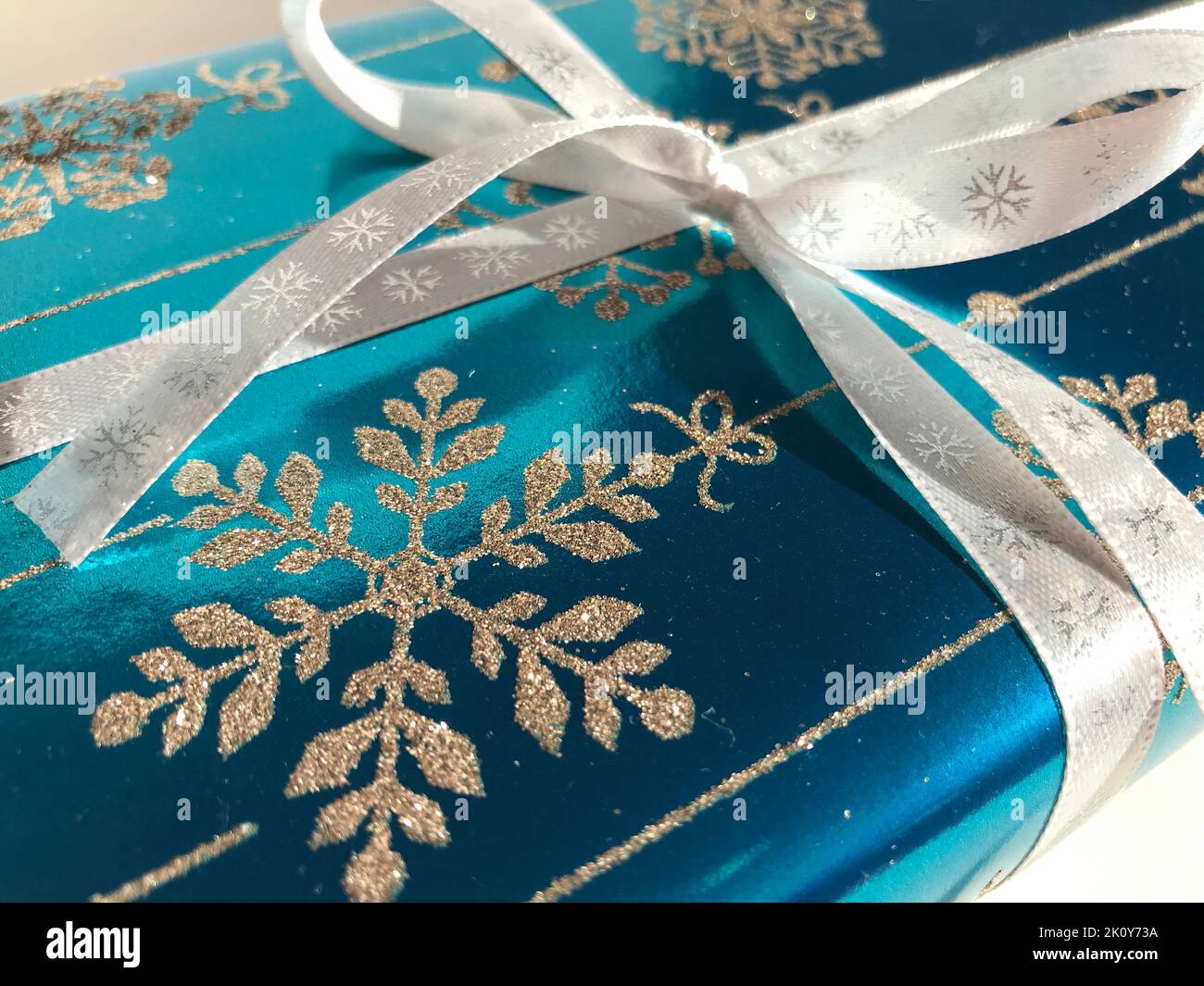 Shiny blue metallic glitter background hi-res stock photography and ...