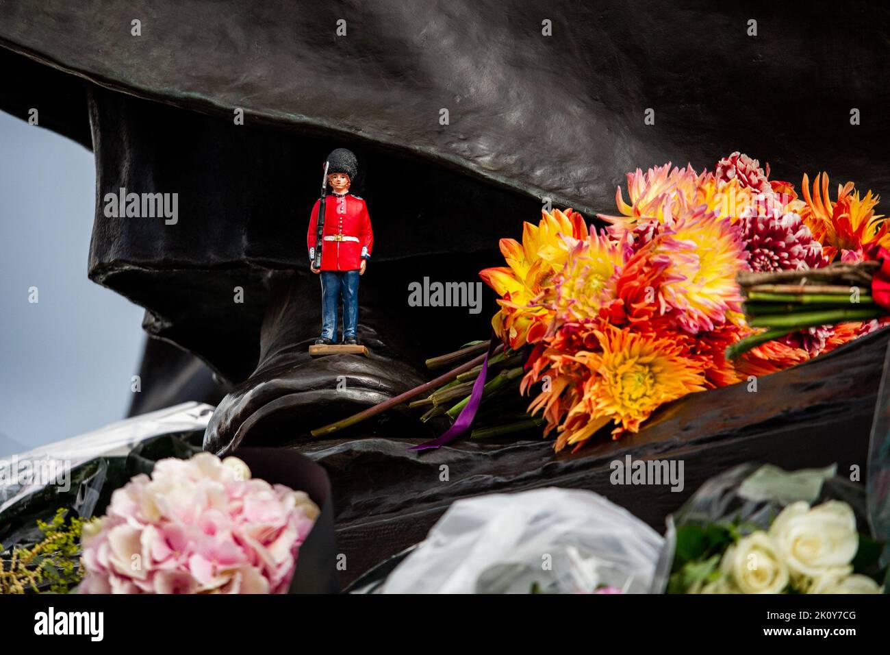 Outside Buckingham Palace the day after the death of Queen Elizabeth II ...