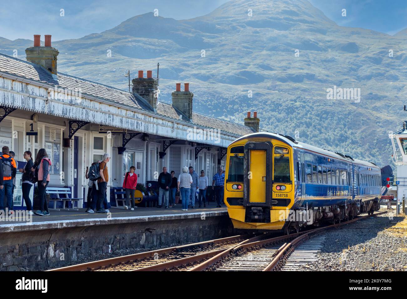KYLE OF LOCHALSH KINTAIL SCOTLAND SUMMER THE RAILWAY STATION SCOTRAIL ...