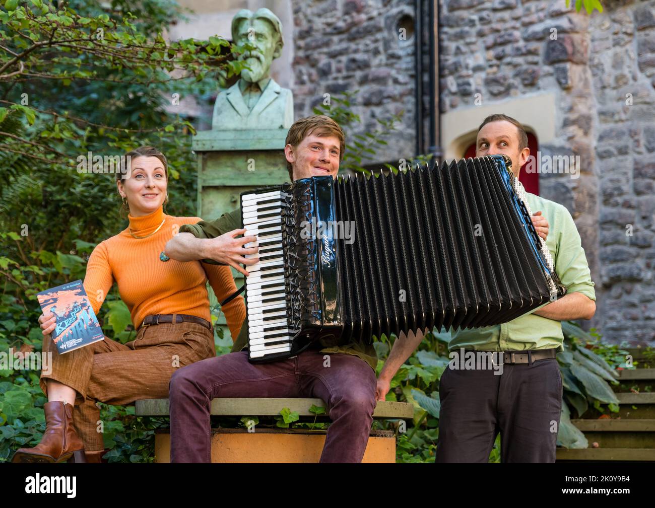 Patrick geddes sculpture hi-res stock photography and images - Alamy