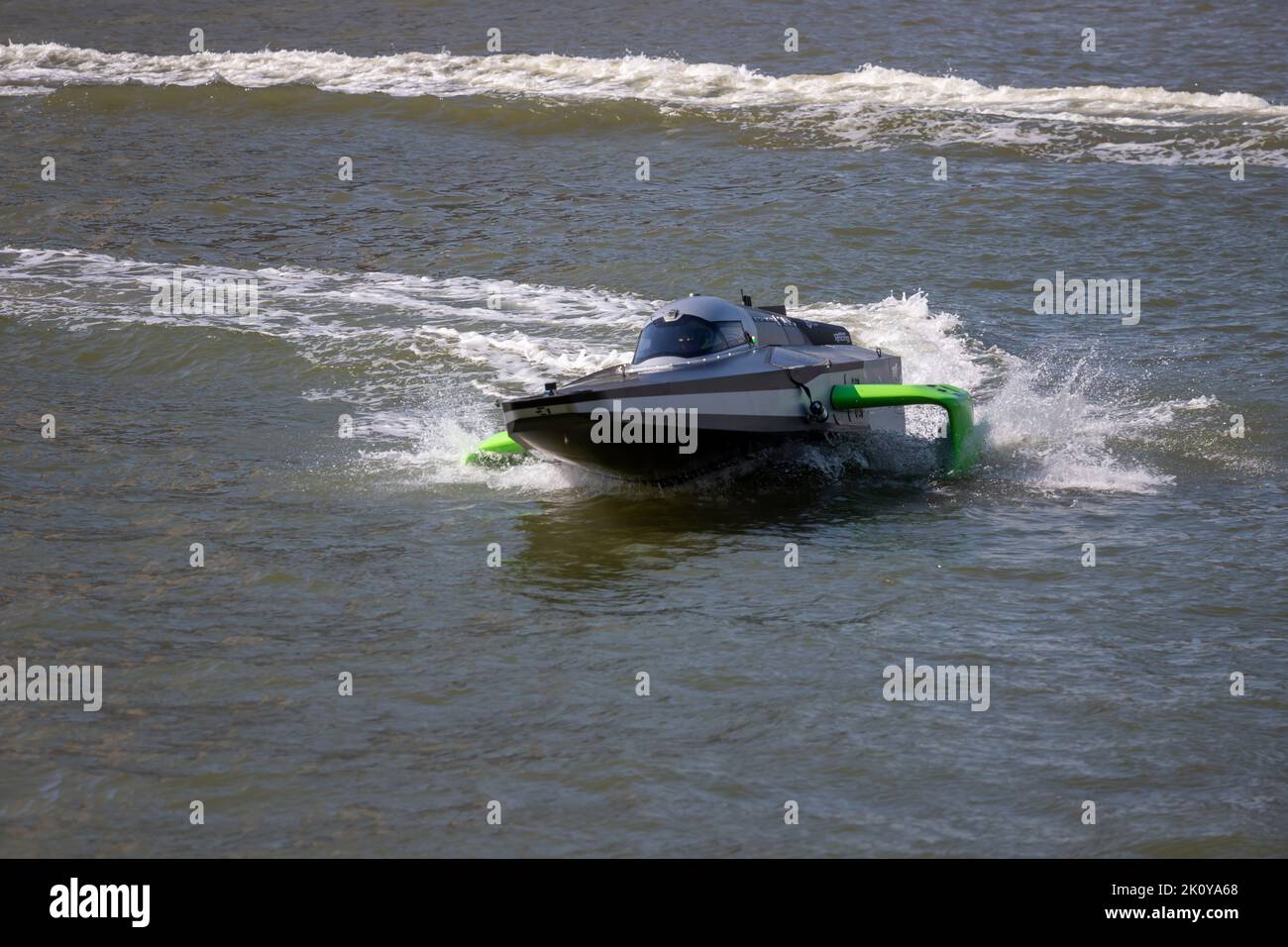 E1 boat racing hi-res stock photography and images - Alamy